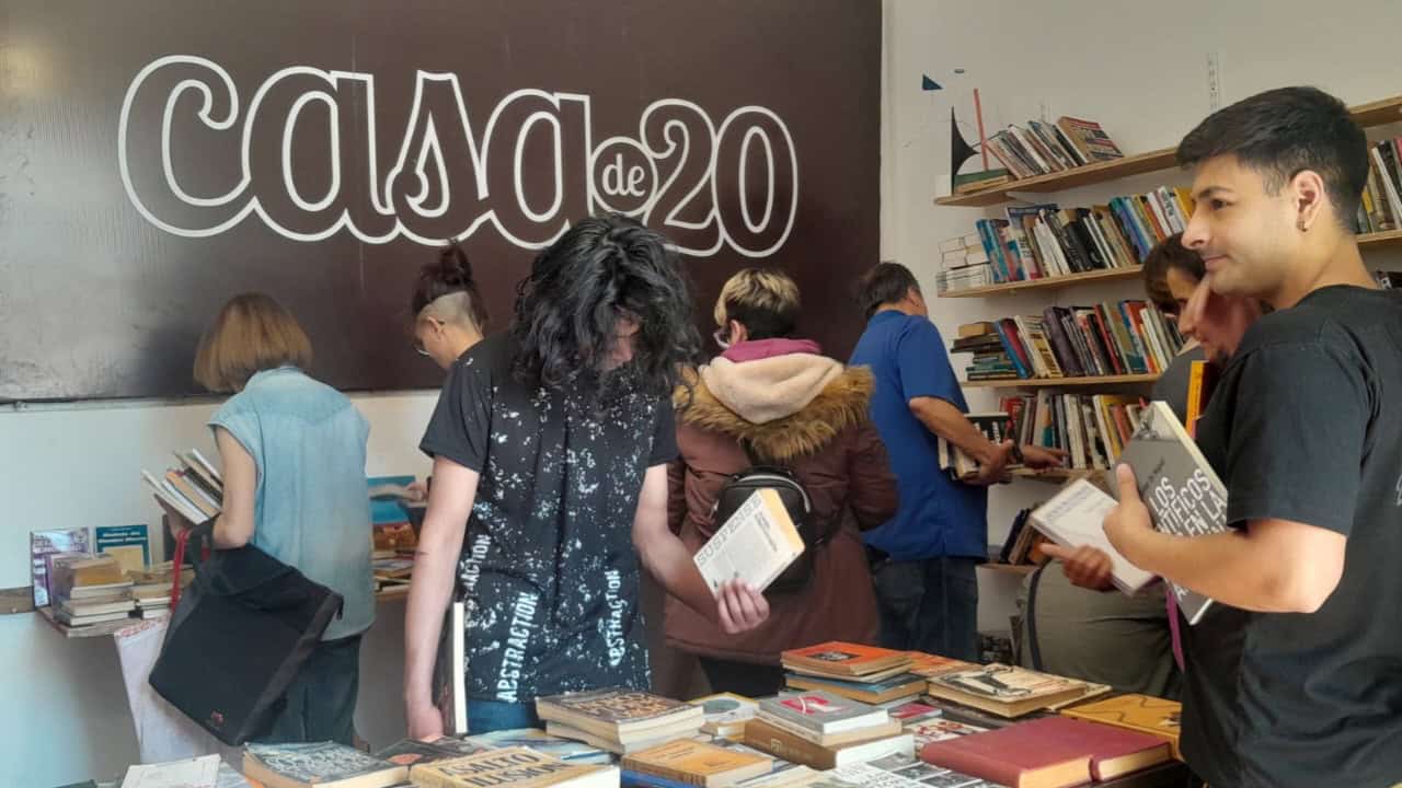 La ONG Casa de 20 realiza su última siembra de libros del año en ...